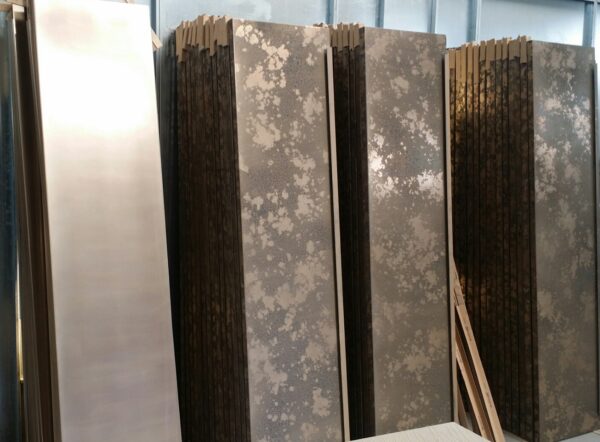 Liquid Metal Designs: Transform Your Spaces with Elegance