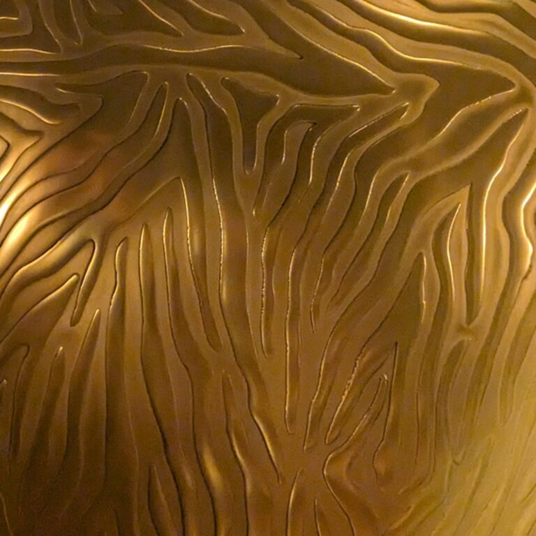 Liquid Metal Designs: Transform Your Spaces with Elegance